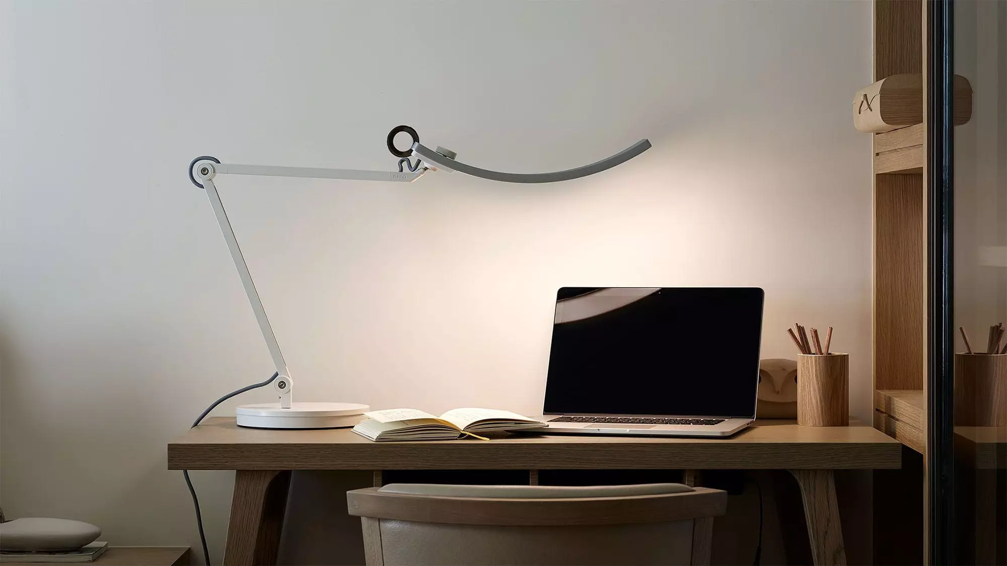 사무실 업그레이드를 위한 최고의 프리미엄 책상 램프