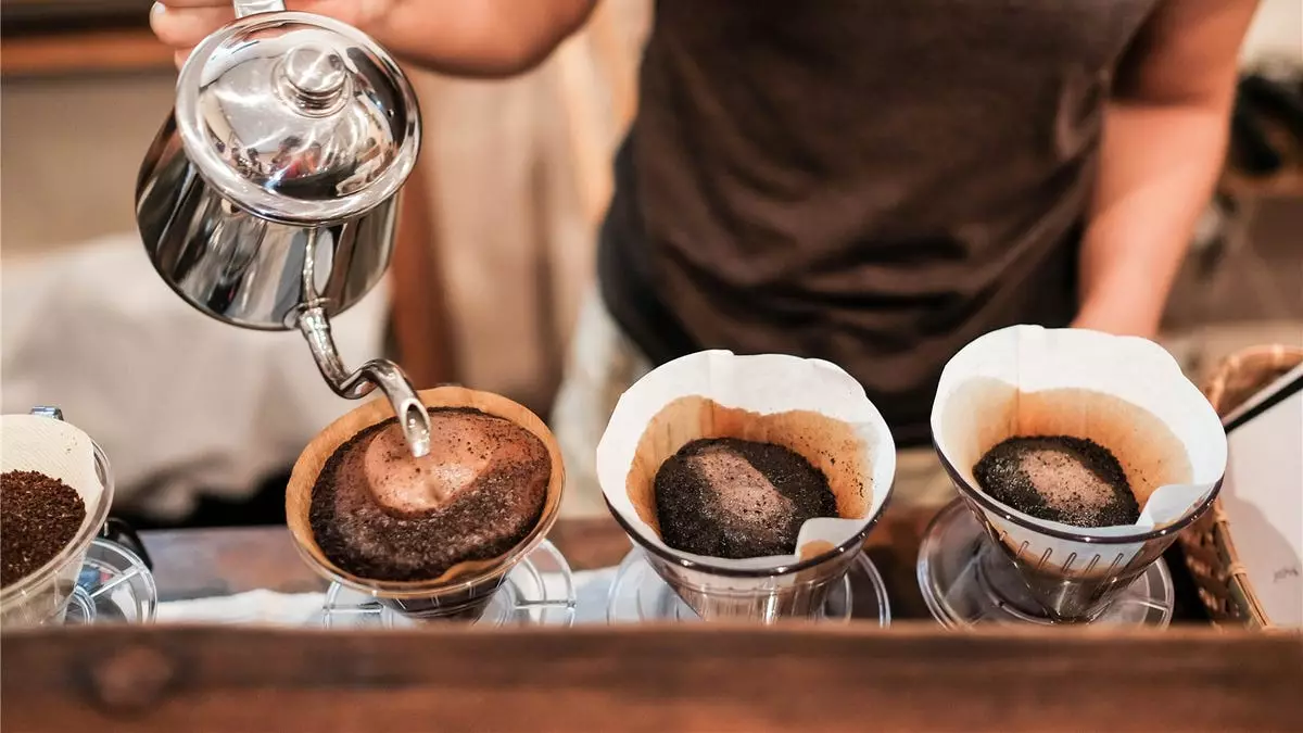 Lašelinis plikymas, filtruota kava arba perpylimas – tai metodas, kai filtre esančios skrudintos, maltos kavos pupelės pilamas vandeniu.