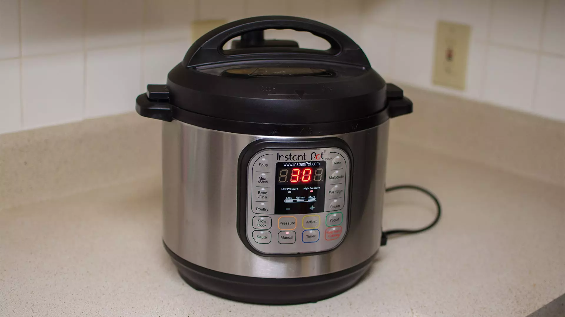 Adolygiad Instant Pot: Os Byddwch yn Prynu Un Offer Cegin, Prynwch Yr Un Hwn