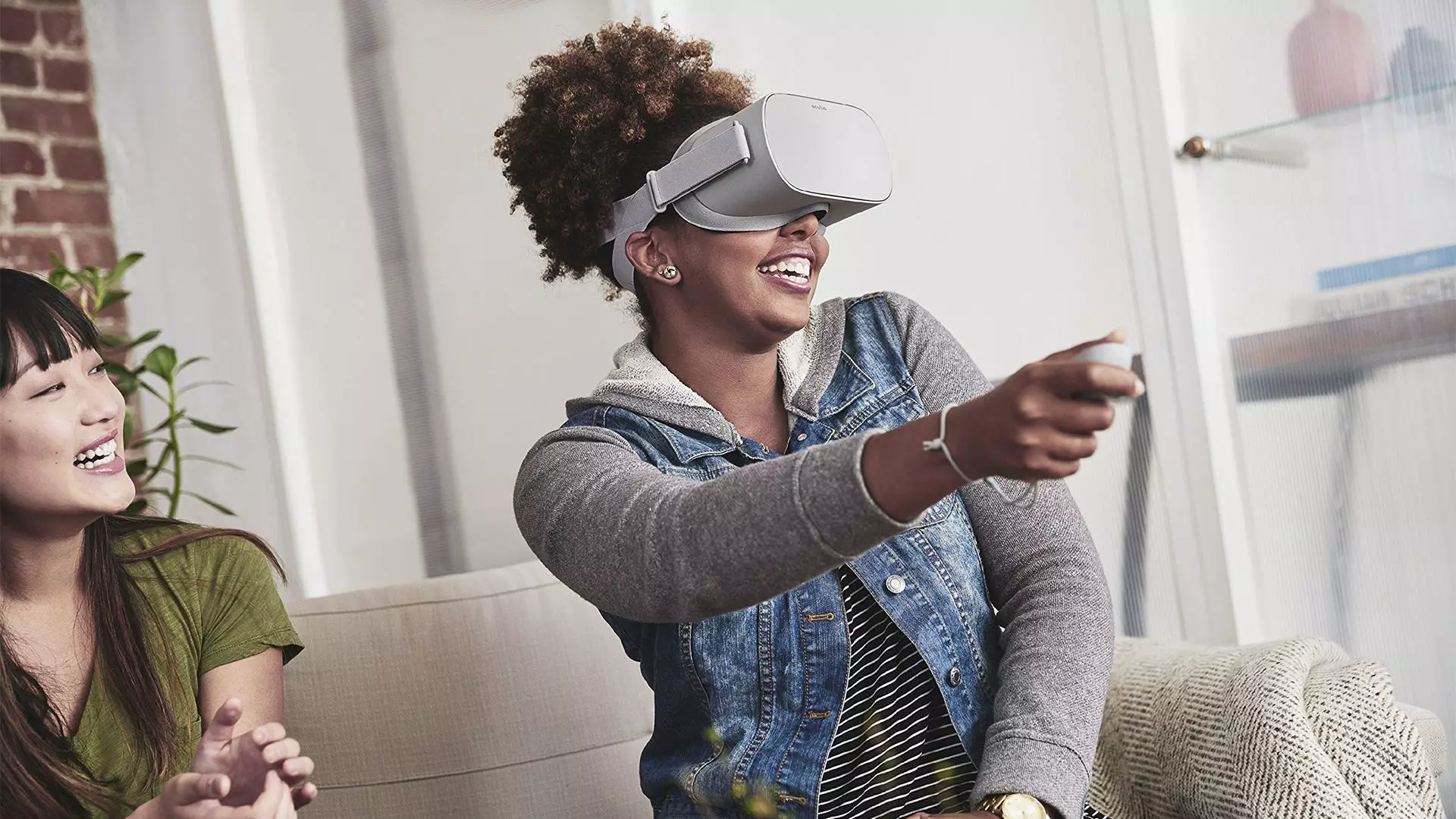 I-Oculus Go yi-$200 ye-Self-Contained VR Headset, iThunyelwa namhlanje