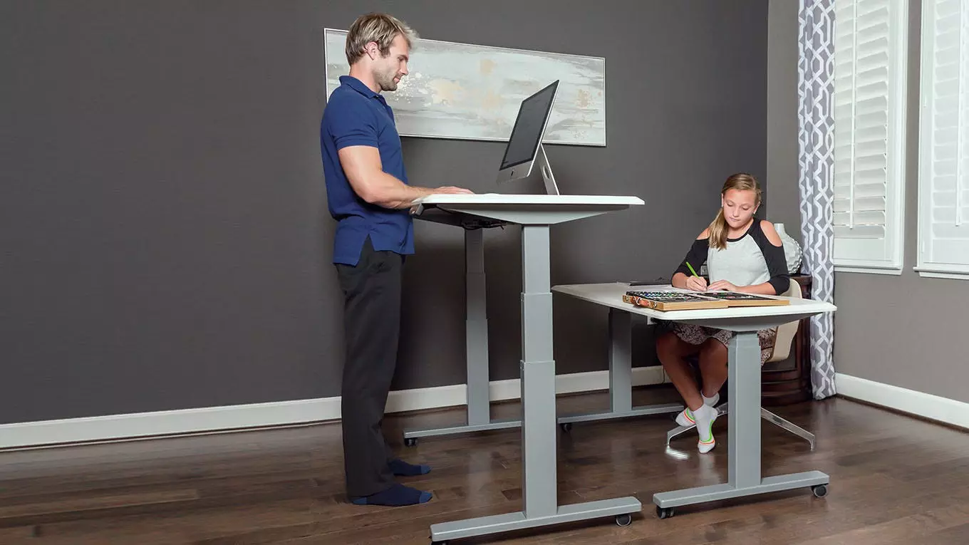 Pagrepaso sa FlexiSpot Standing Desk: Paglingkod, Pagbarug, o Bisan Pagbisikleta