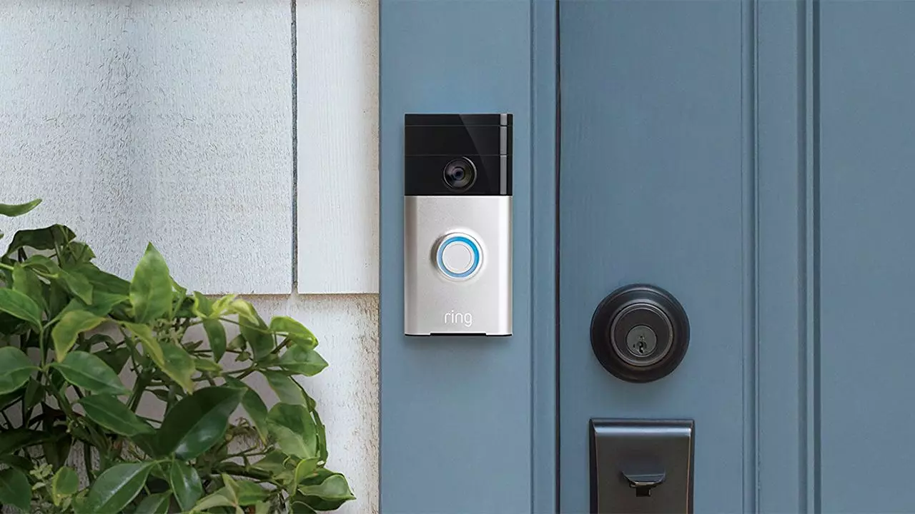 Amazon compra Ring y agregará timbres con video a su familia de hogares inteligentes