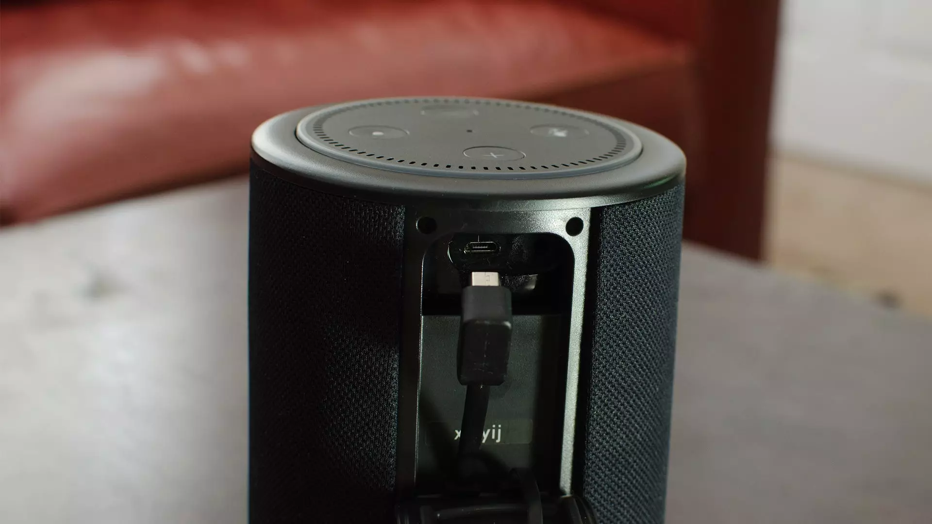 Vaux Echo Dot zvučnik: Pretvorite svoj echo veličine pola litre u prijenosni pogon 10222_2