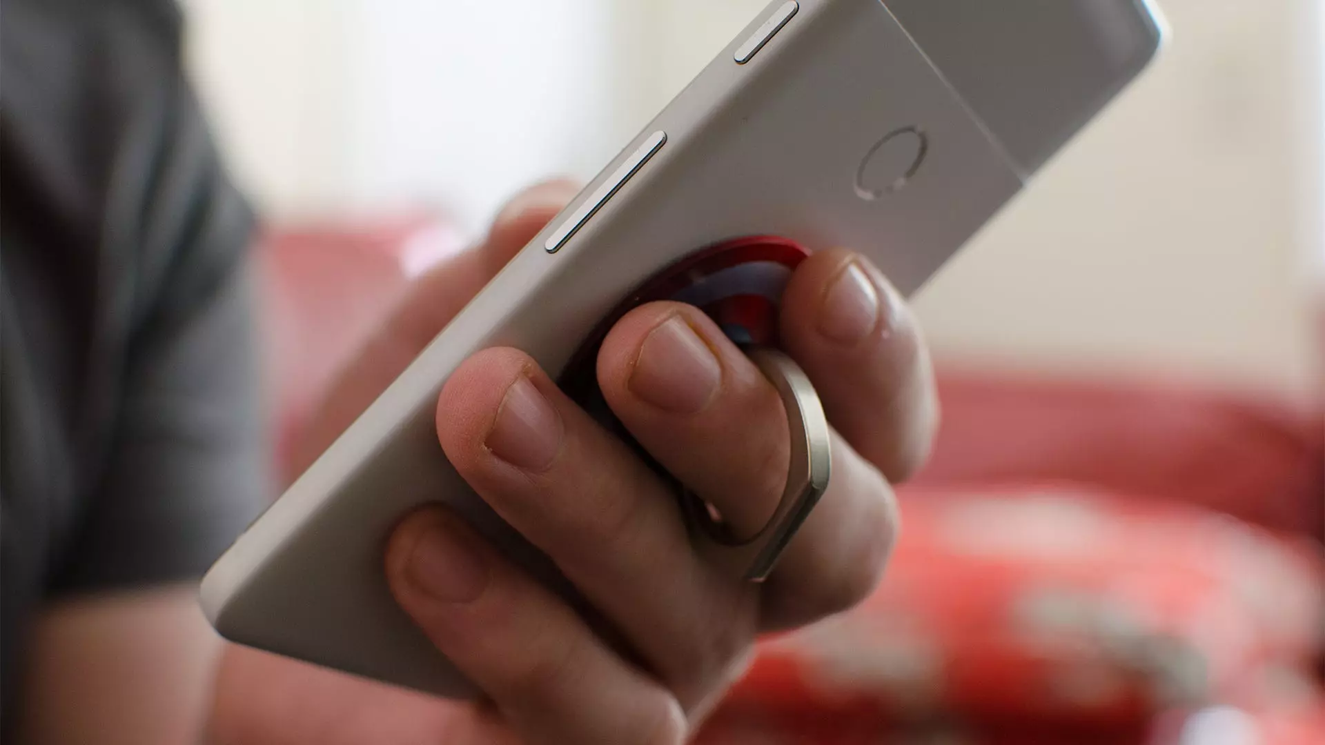 مراجعة iRing: A Handy Grip Assistant للهواتف الكبيرة غير المريحة
