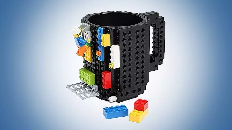 Zure bizitzako adreilu zaleentzat LEGO galtzerdiak