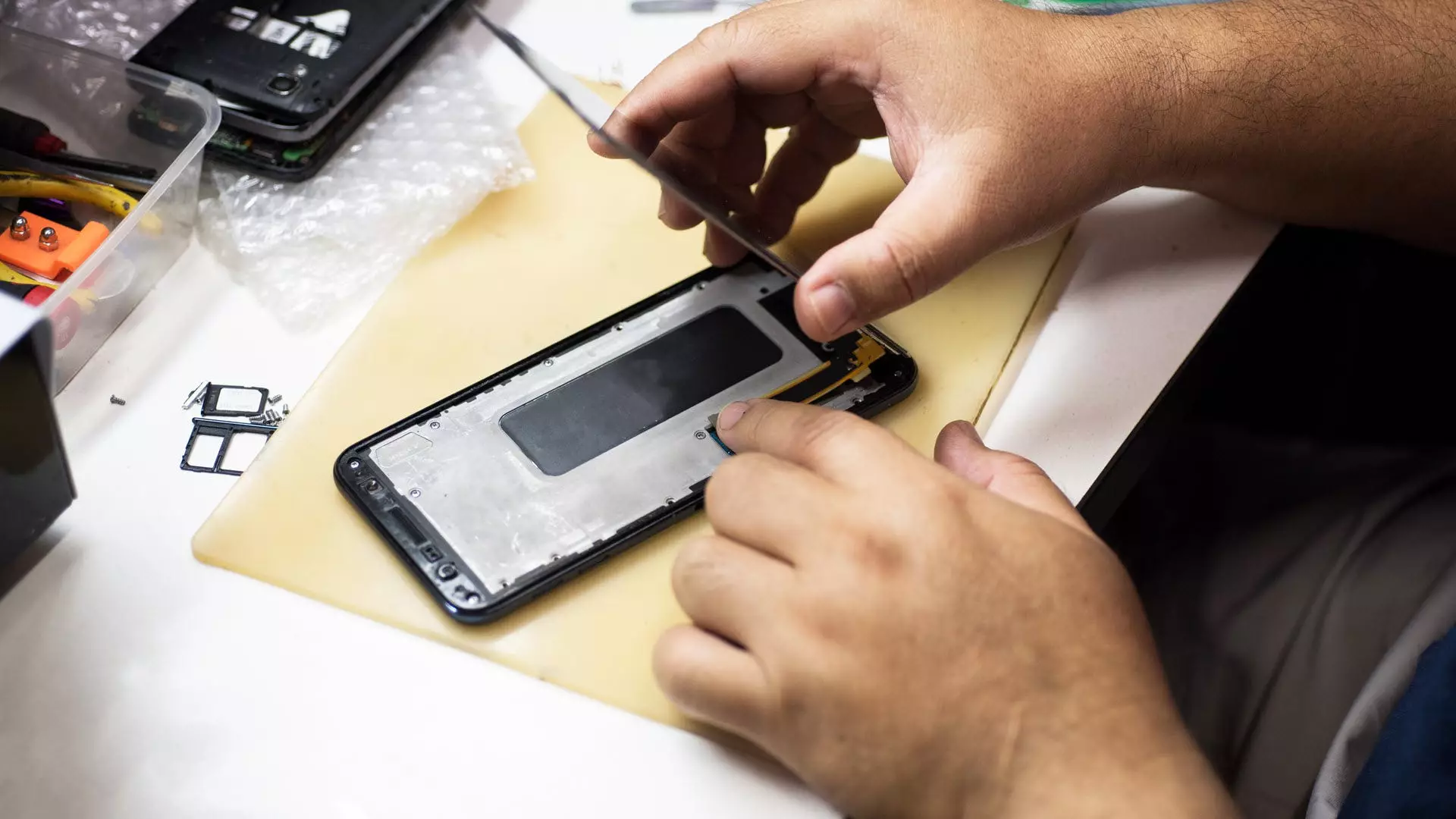 የ Samsung's Repair Mode እርስዎ በሚልኩበት ጊዜ የእርስዎን ስልክ ውሂብ ይቆልፋል