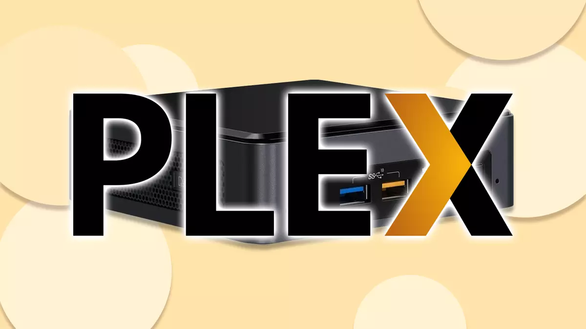 شعار Plex فوق كمبيوتر Intel NUC.