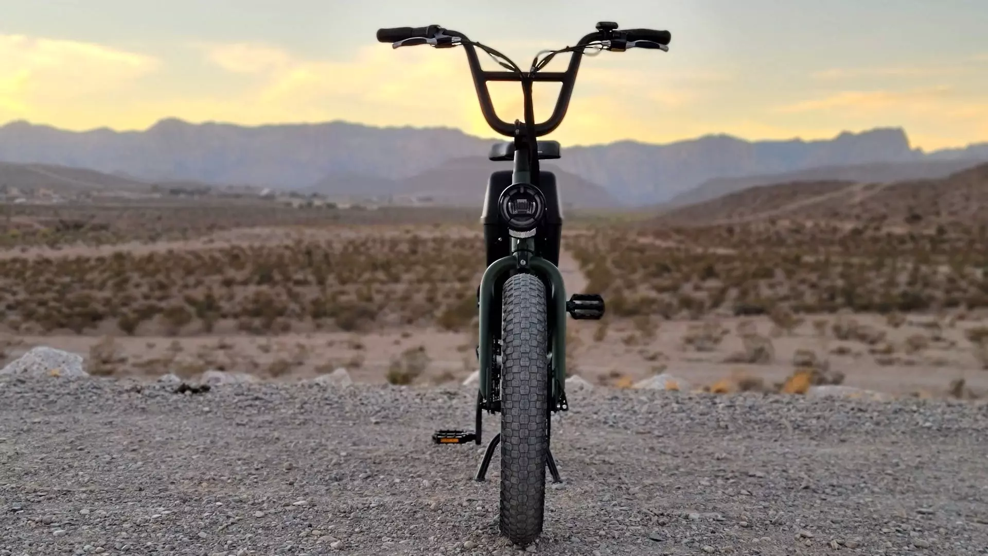 Rad Power Bikes RadRunner zachód słońca