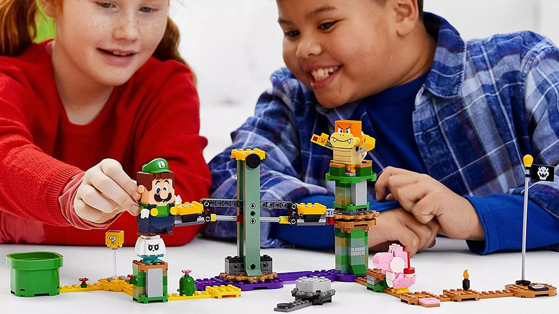 Un curs LEGO Luigi amb Boom Boom, Pink Yoshi i Bone Goomba