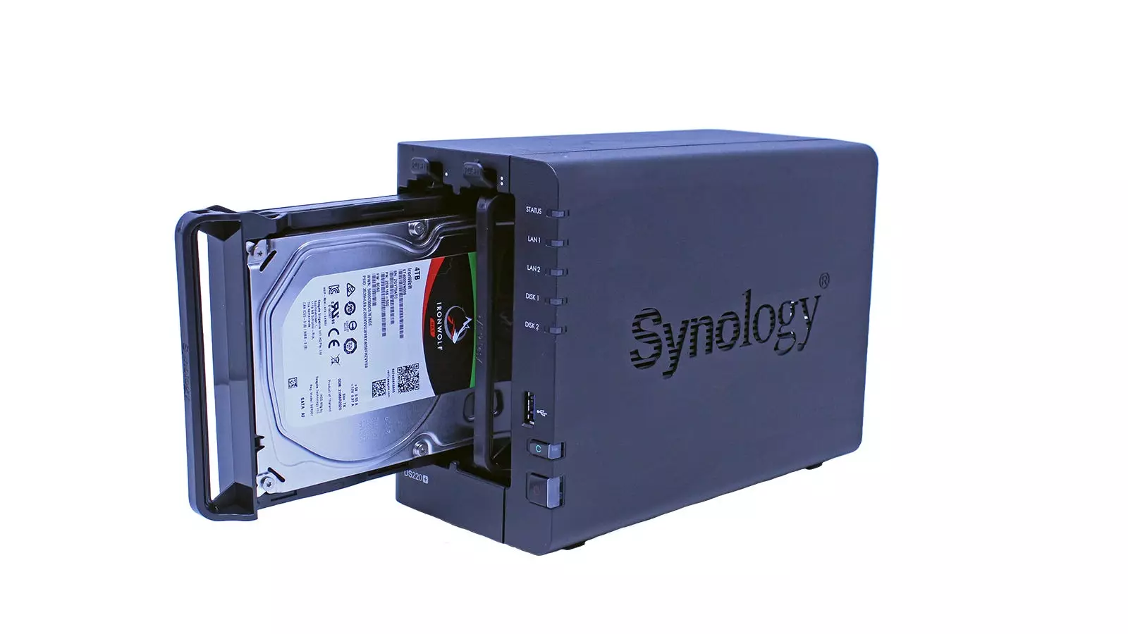 Synology DS220+ NAS с едно устройство се измъкна.