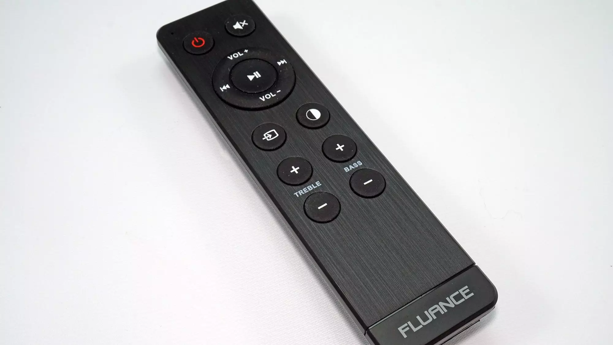 Fluance Ai40 扬声器的遥控器。