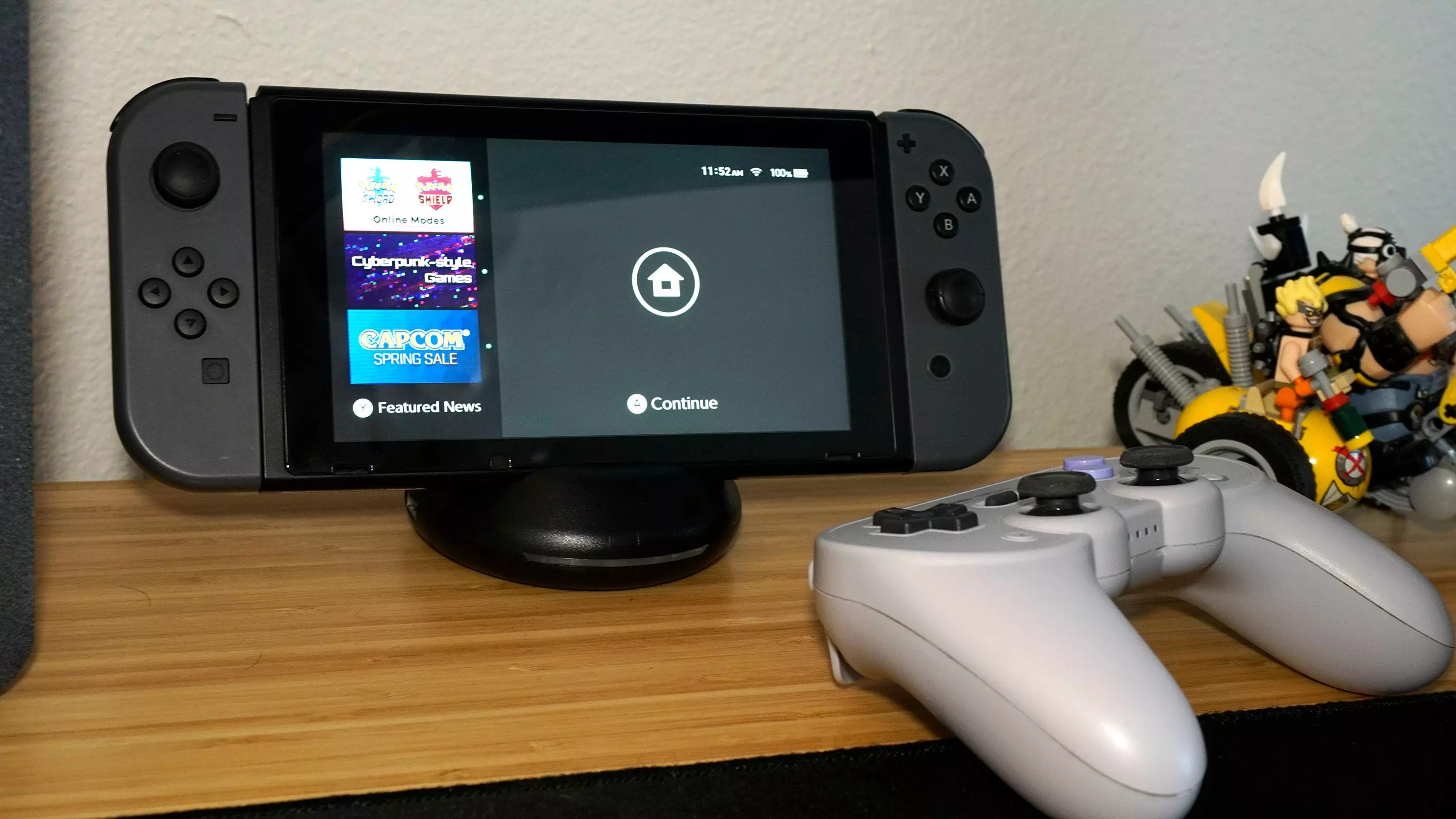 Nintendo Switch ва контролери 8BitDo.