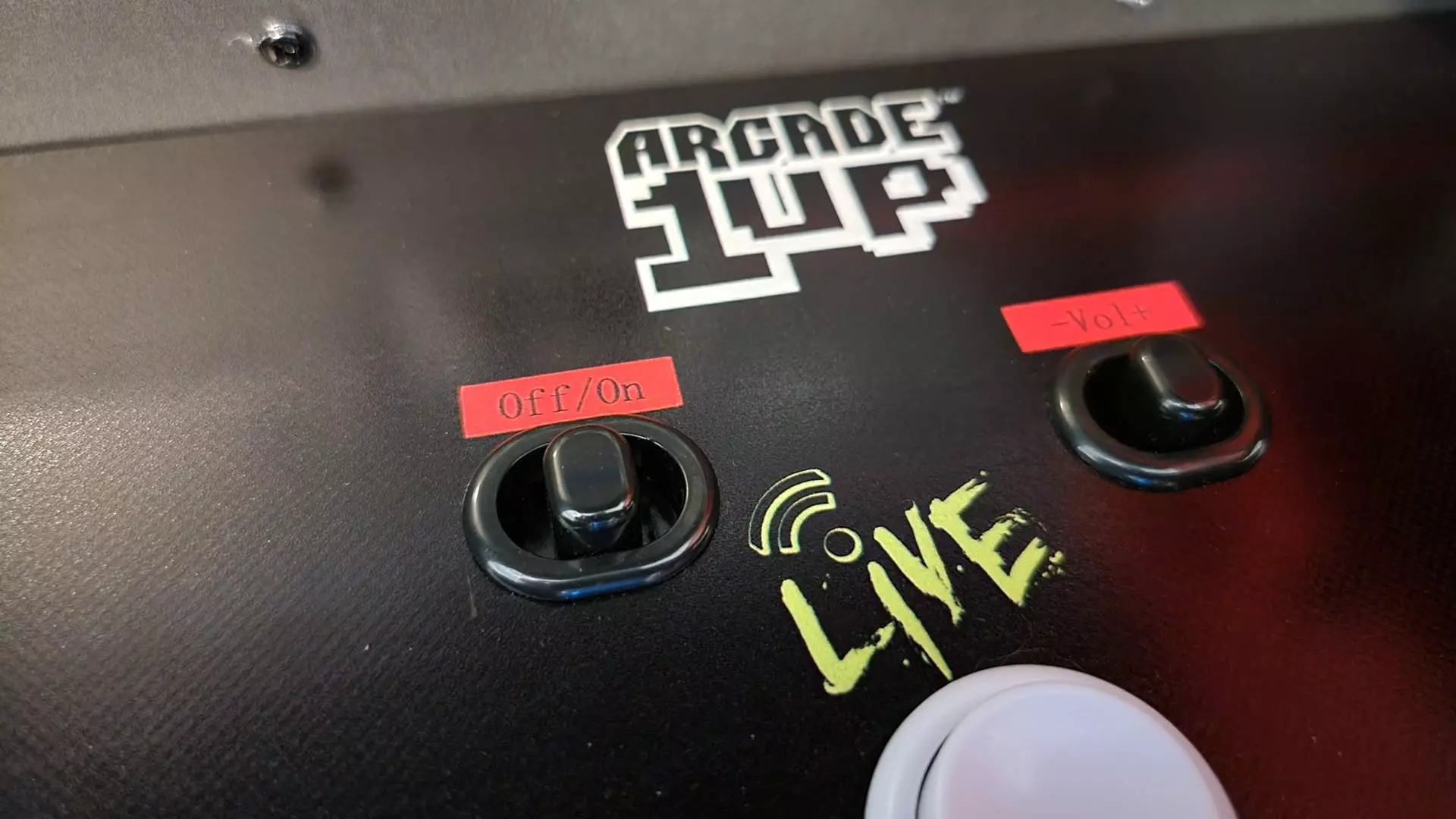 Botão ao vivo do arcade Terminator 2 para a tabela de classificação