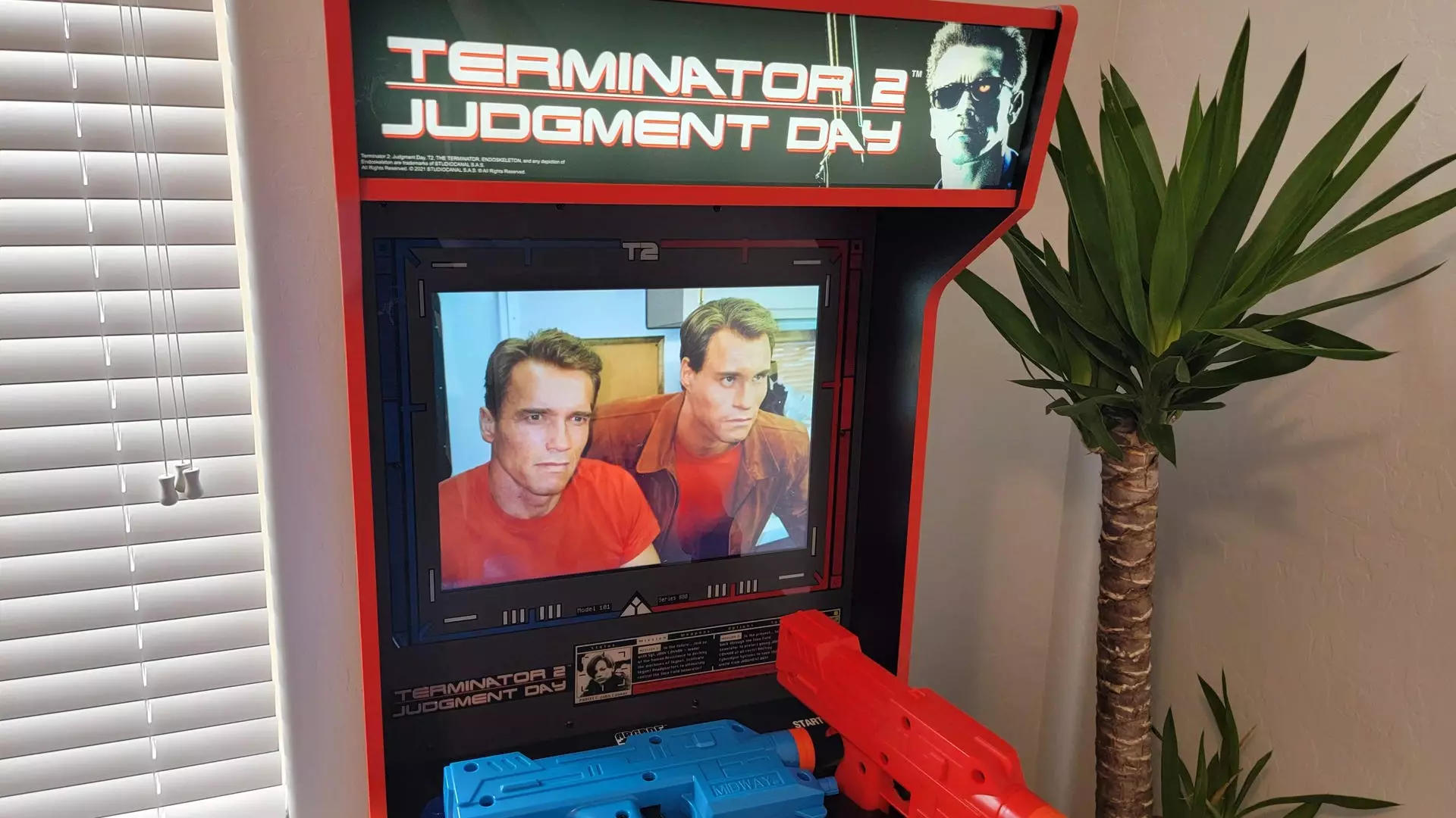 Arcade1Up gerð Terminator 2