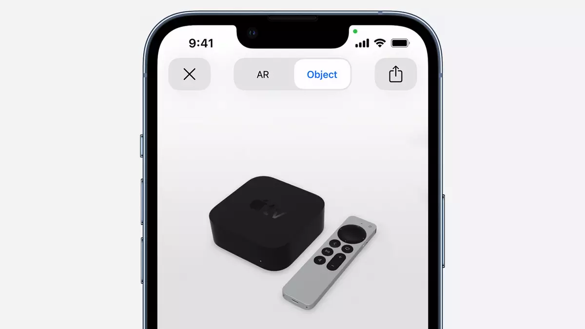 ഐഫോൺ സ്ക്രീനിൽ Apple TV 4K ബോക്സ്.