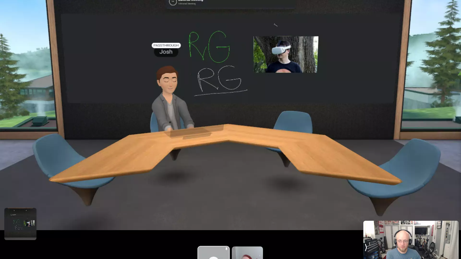 Un avatar VR cu ochii închiși la un birou.