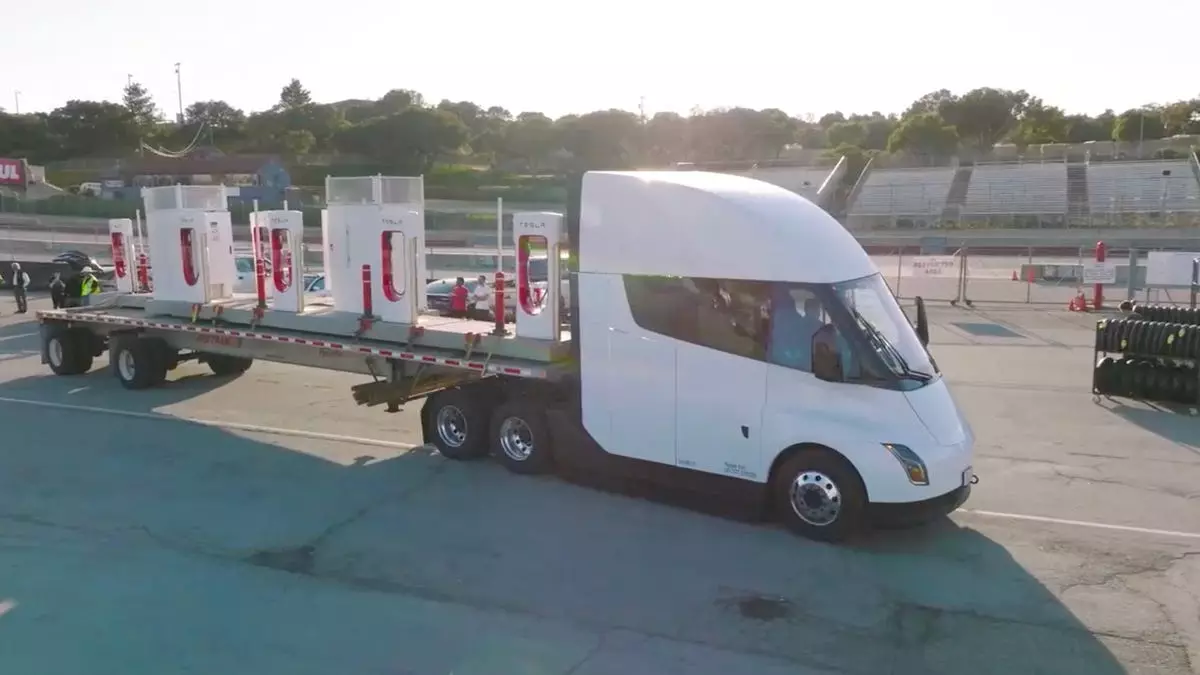 Tesla Semi isporučuje punjače