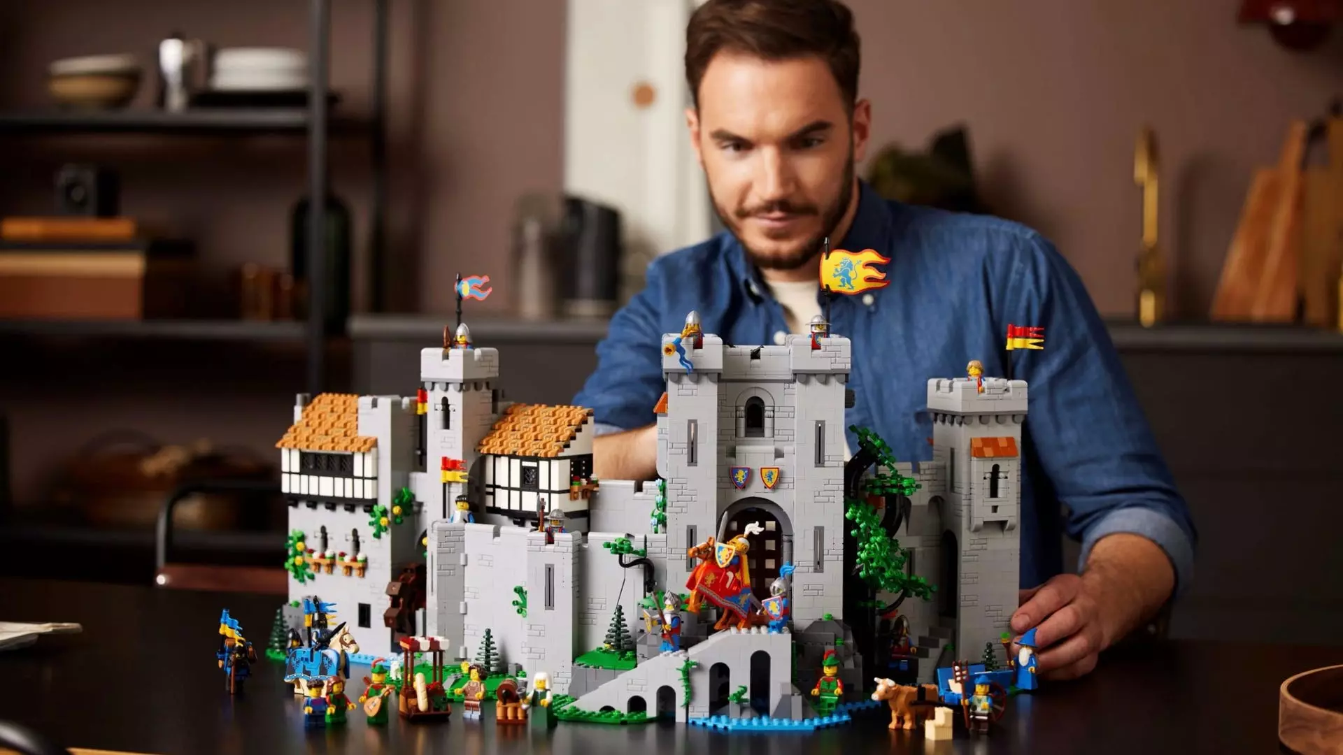 LEGO Lion Knights Castle Build
