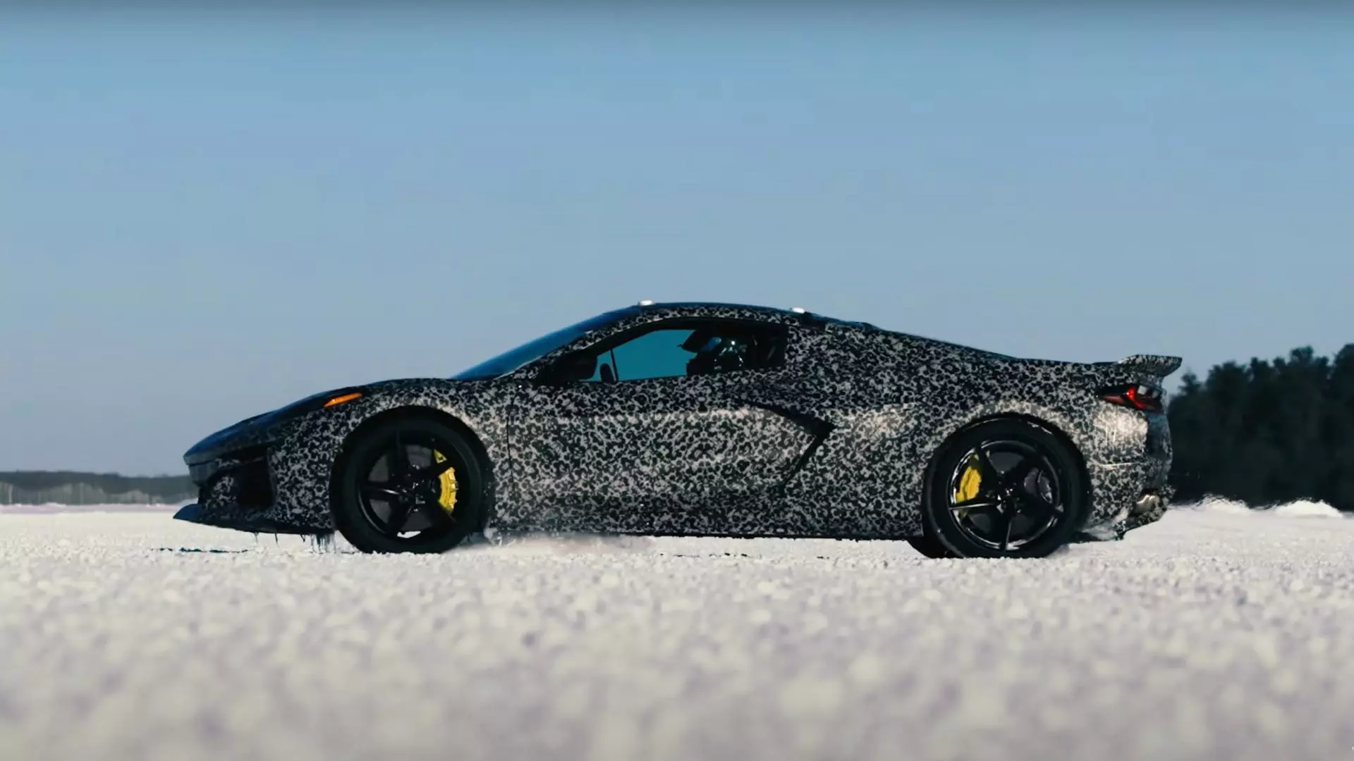 GM confirma que un Corvette eléctrico híbrido chegará o próximo ano