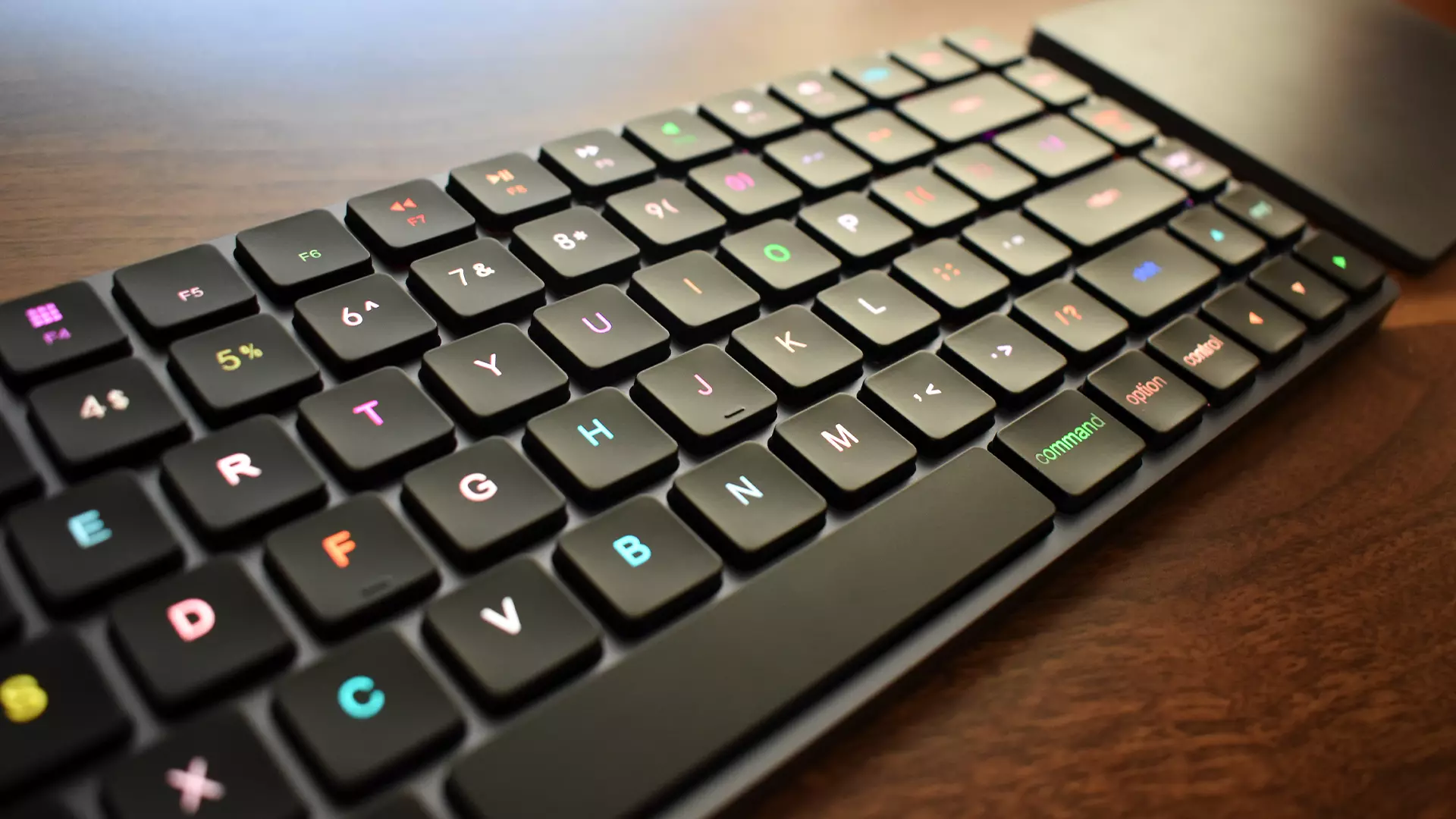 Recenze klávesnice Vissles LP85: Mechanická alternativa ke klávesnici Apple Magic Keyboard