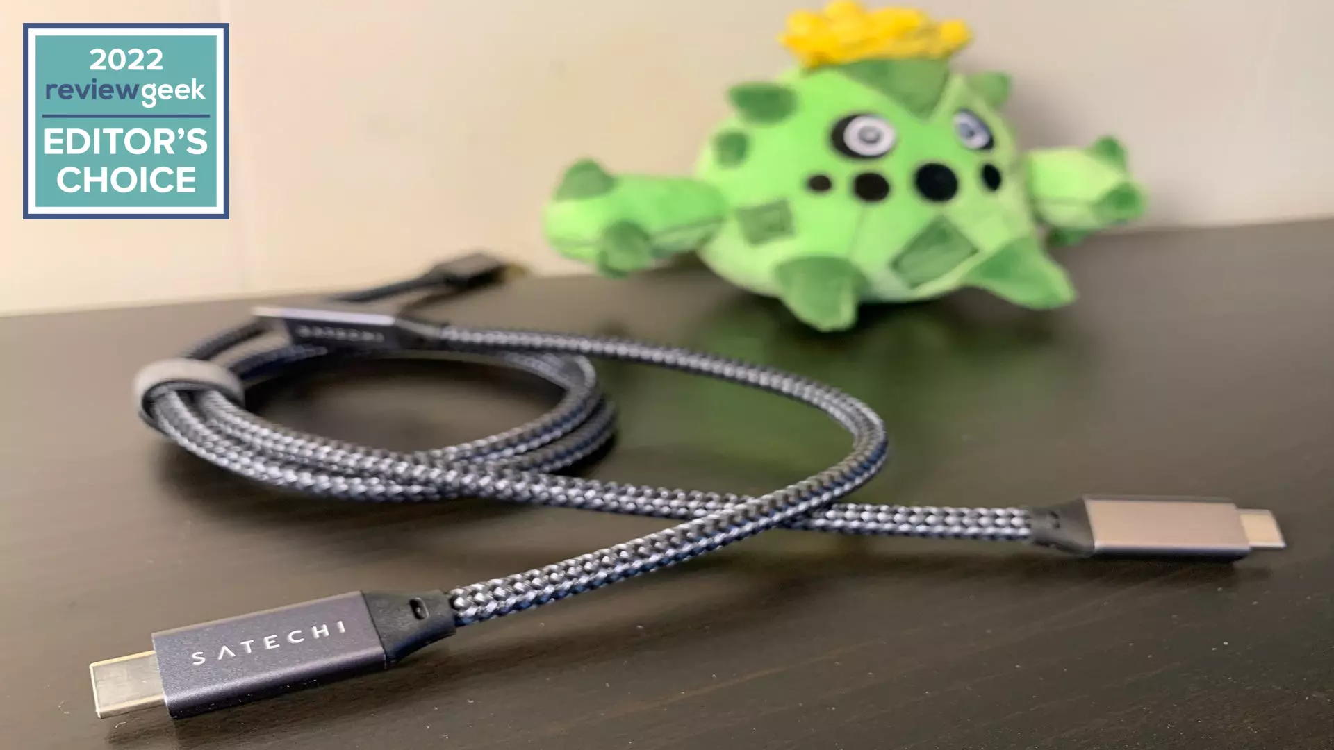 Преглед на кабела Satechi USB4 C-to-C: По-добър от вашия включен USB-C кабел