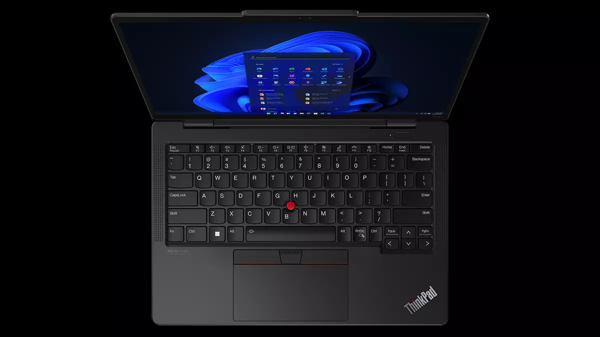 O Lenovo ThinkPad X13s con Windows 11.