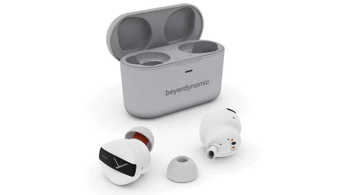 Beyerdynamic Free Byrd слушалки и торбичка за полнење.