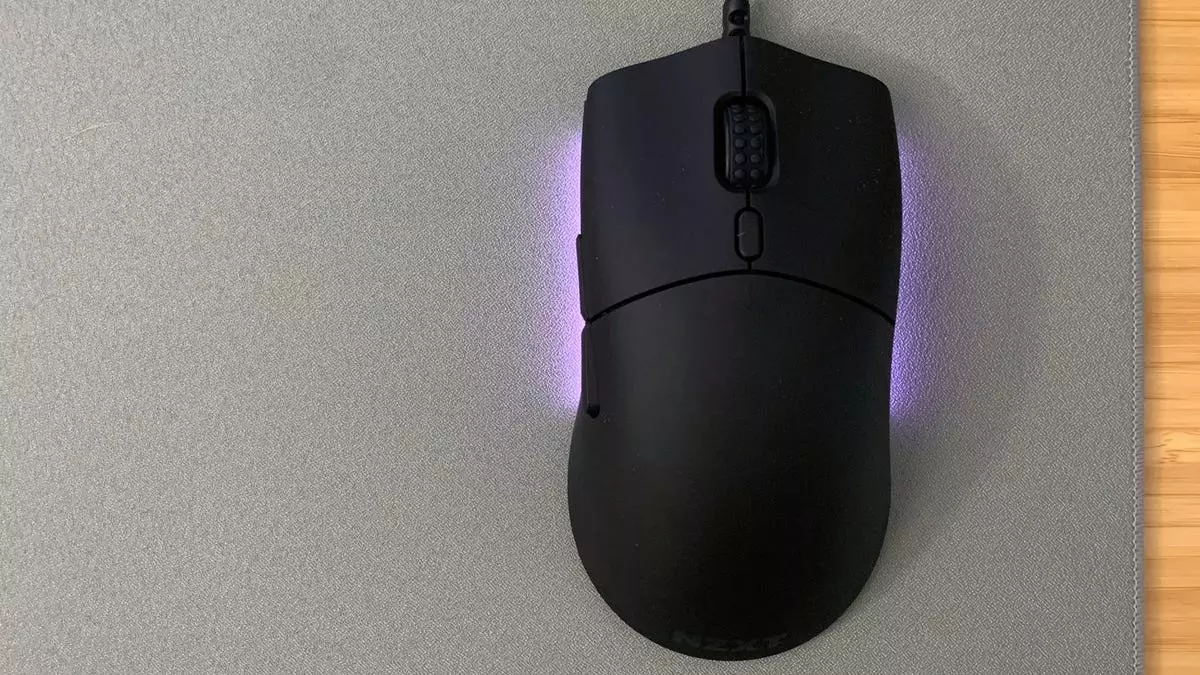 NZXT Angkat mouse ing meja
