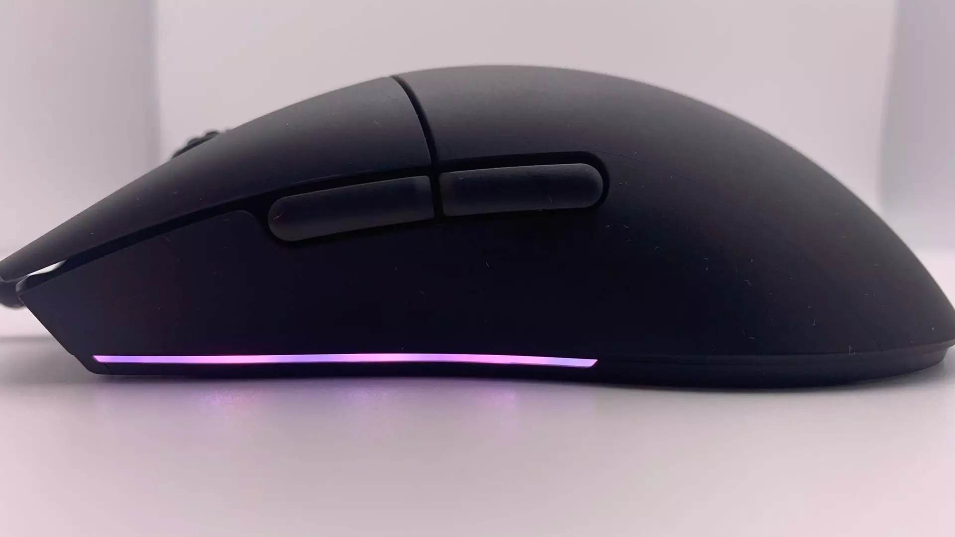 NZXT Lift Gaming Mouse külgvaade
