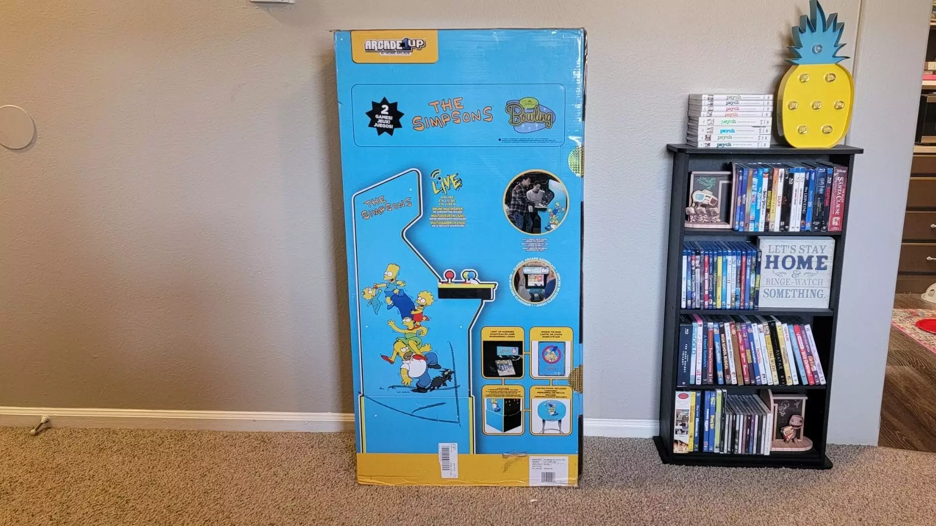 Pudełko wysyłkowe firmy arcade1up dla maszyny Simpsons