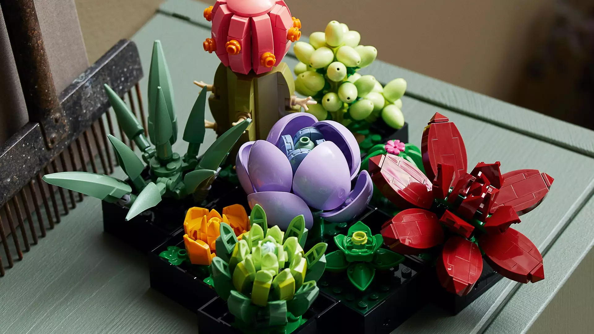Ukuvalwa kwe-LEGO succulent