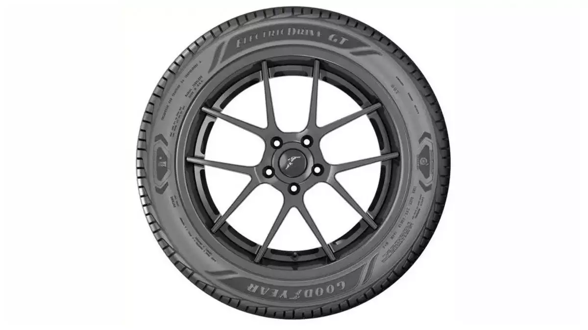 Goodyear ElectricDrive GT tire