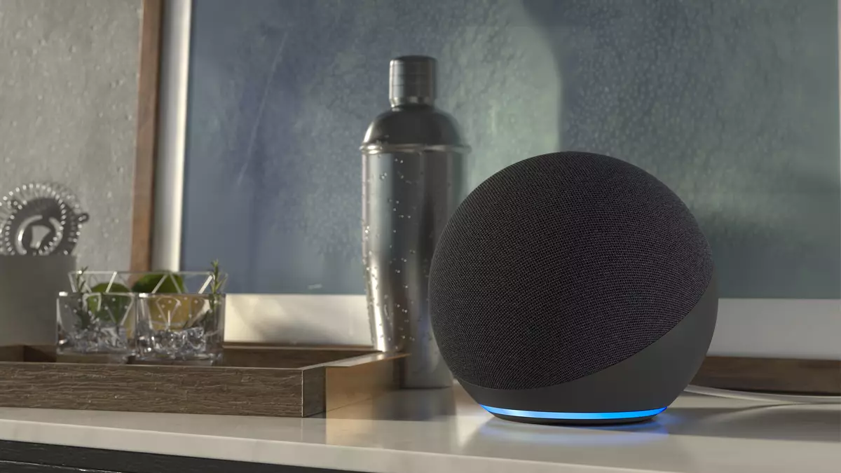 Amazon جي Alxa-enabled Echo سمارٽ اسپيڪر جو هڪ فوٽو.