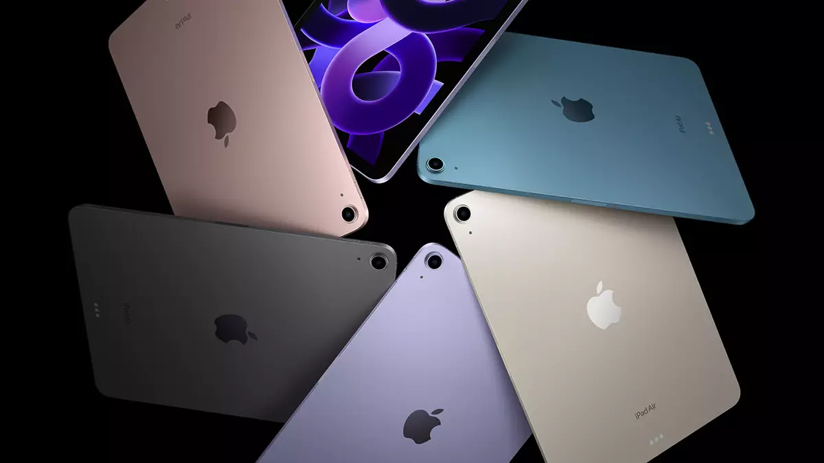 2022 M1 iPad Air அதன் அனைத்து வண்ணங்களிலும்.