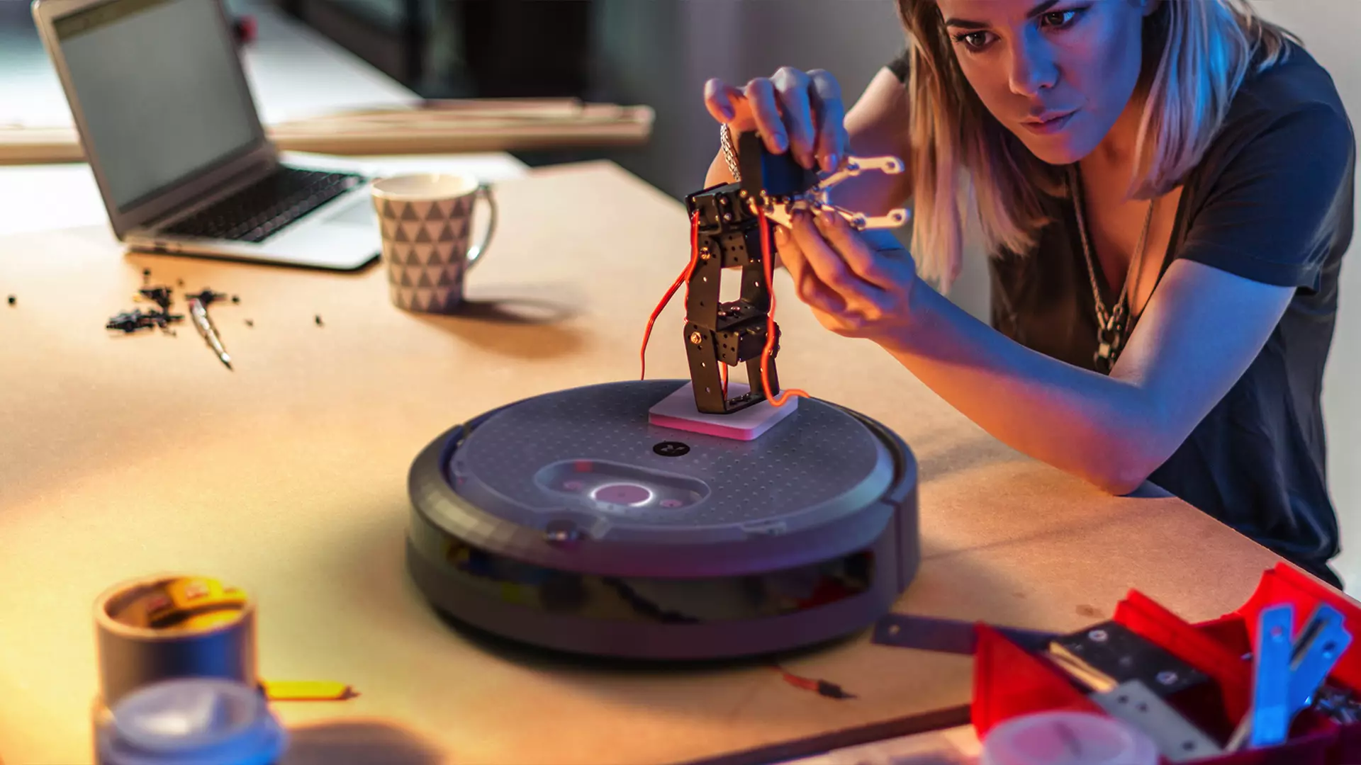 Iketsetse Roomba ea Hau ka iRobot's Create 3 Kit
