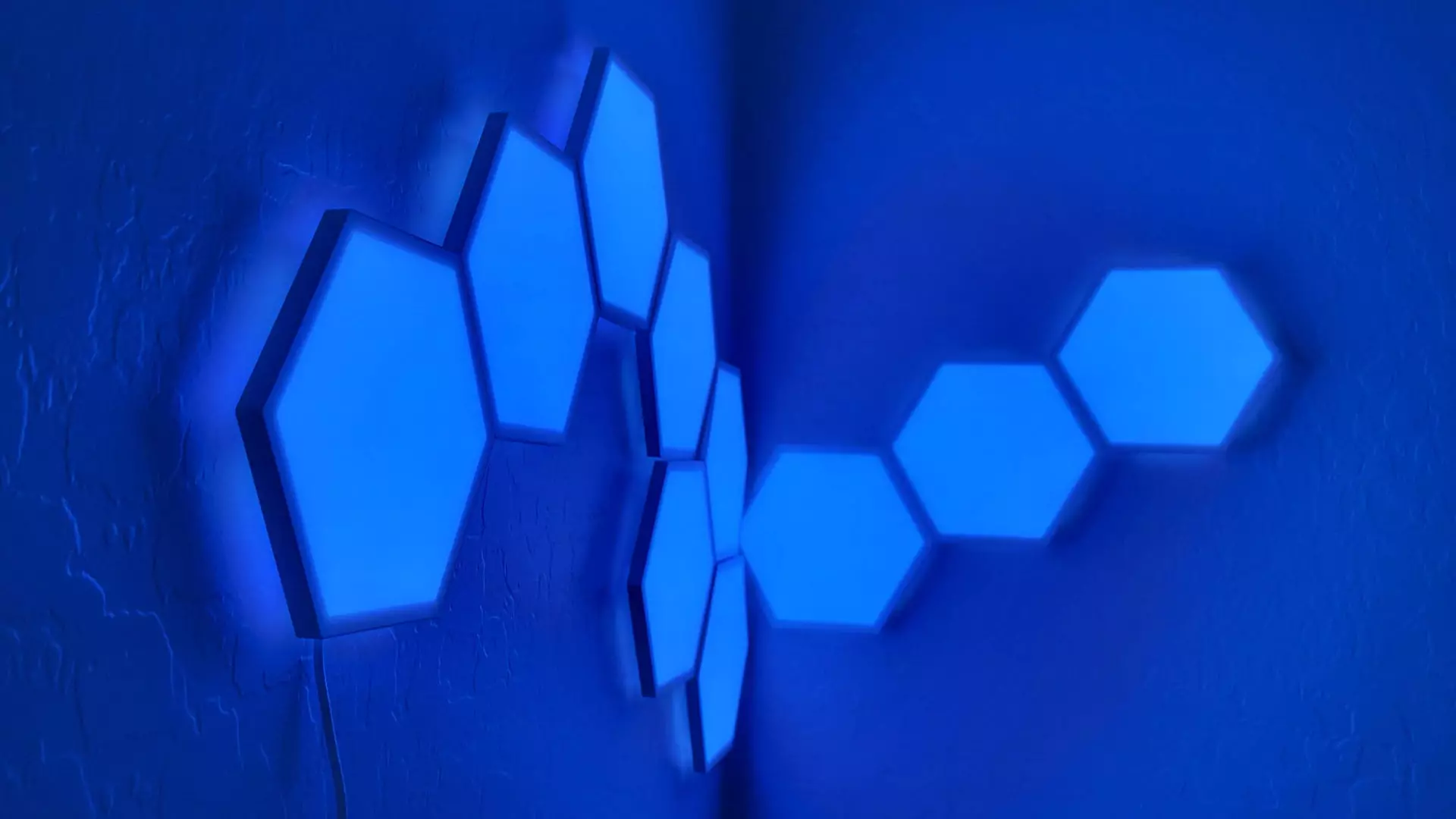 Govee Hexa paneler lysende blå