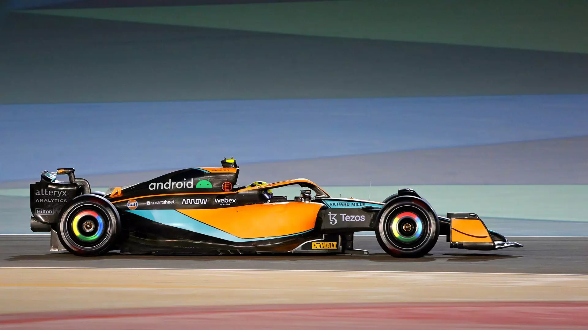 Google McLaren Formula 1 jamoasi, "Chrome" Wheels va barchasi bilan hamkorlik qiladi