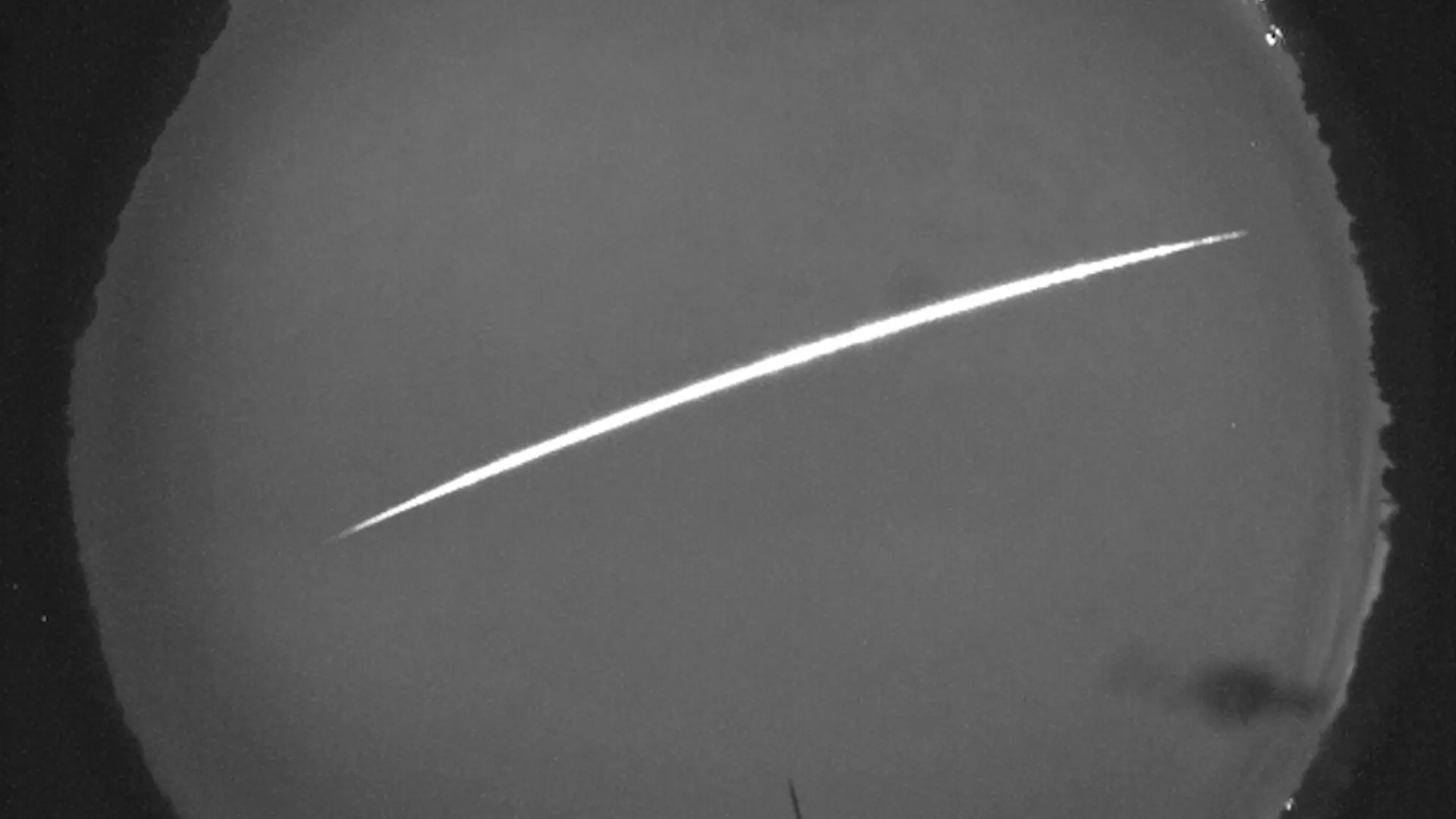 Dizze seldsume meteoar kaam super ticht by de ierde foardat it ferdwûn