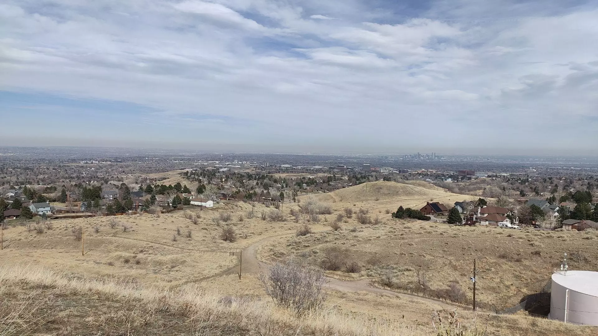 Landschaft vun Denver Colorado mat der Haaptrei Kamera vum Red Magic 7 Gaming Telefon