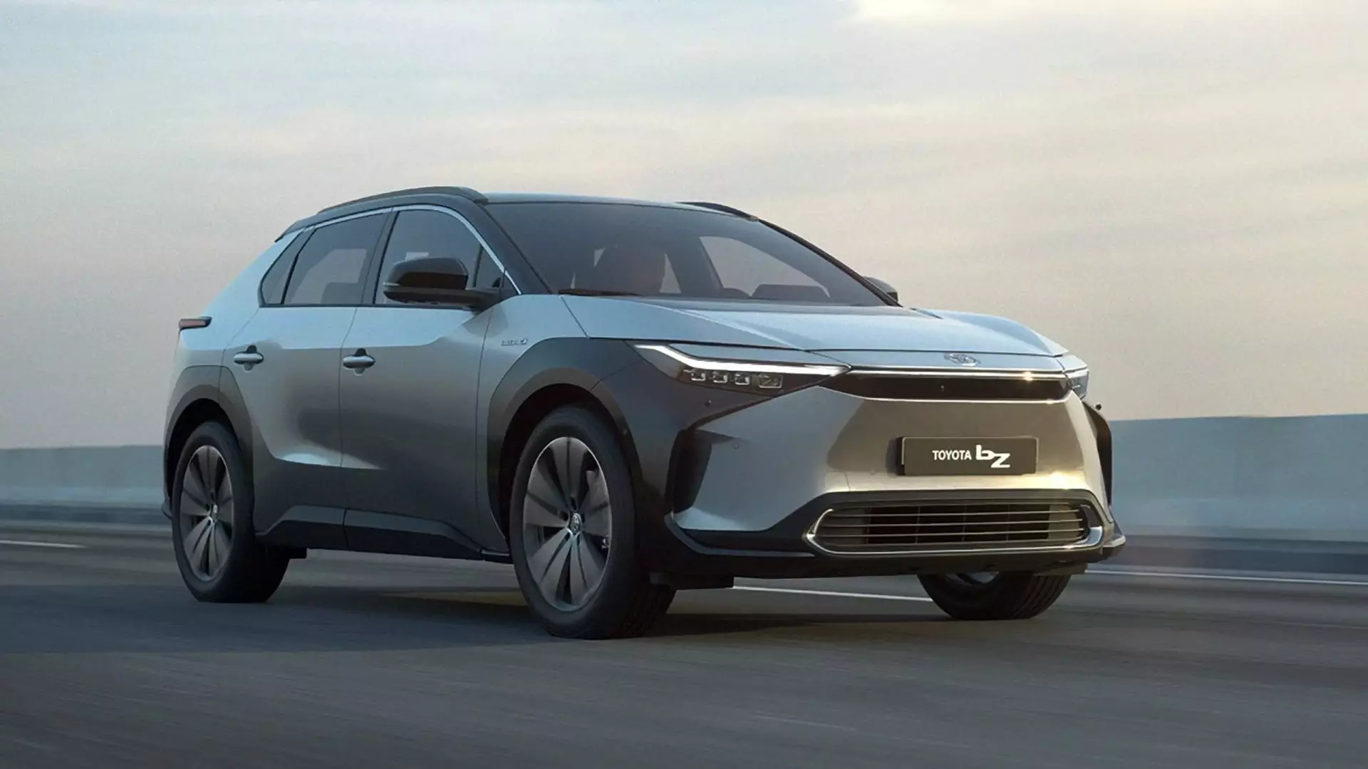 Toyota anuncia el seu primer vehicle elèctric real i té un sostre de panells solars