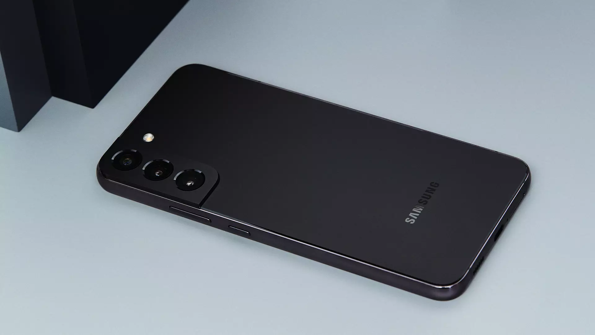 Le Samsung Galaxy S22 en noir