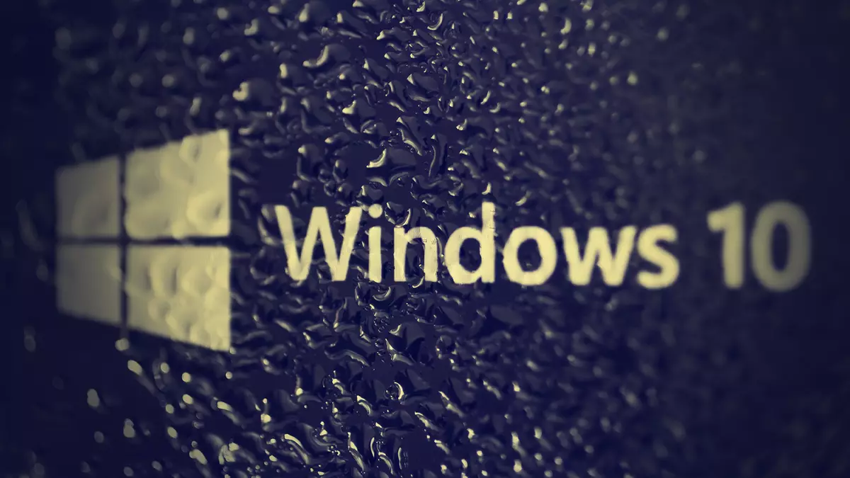 The Windows 10 logo yakafukidzwa mumadonhwe emvura.