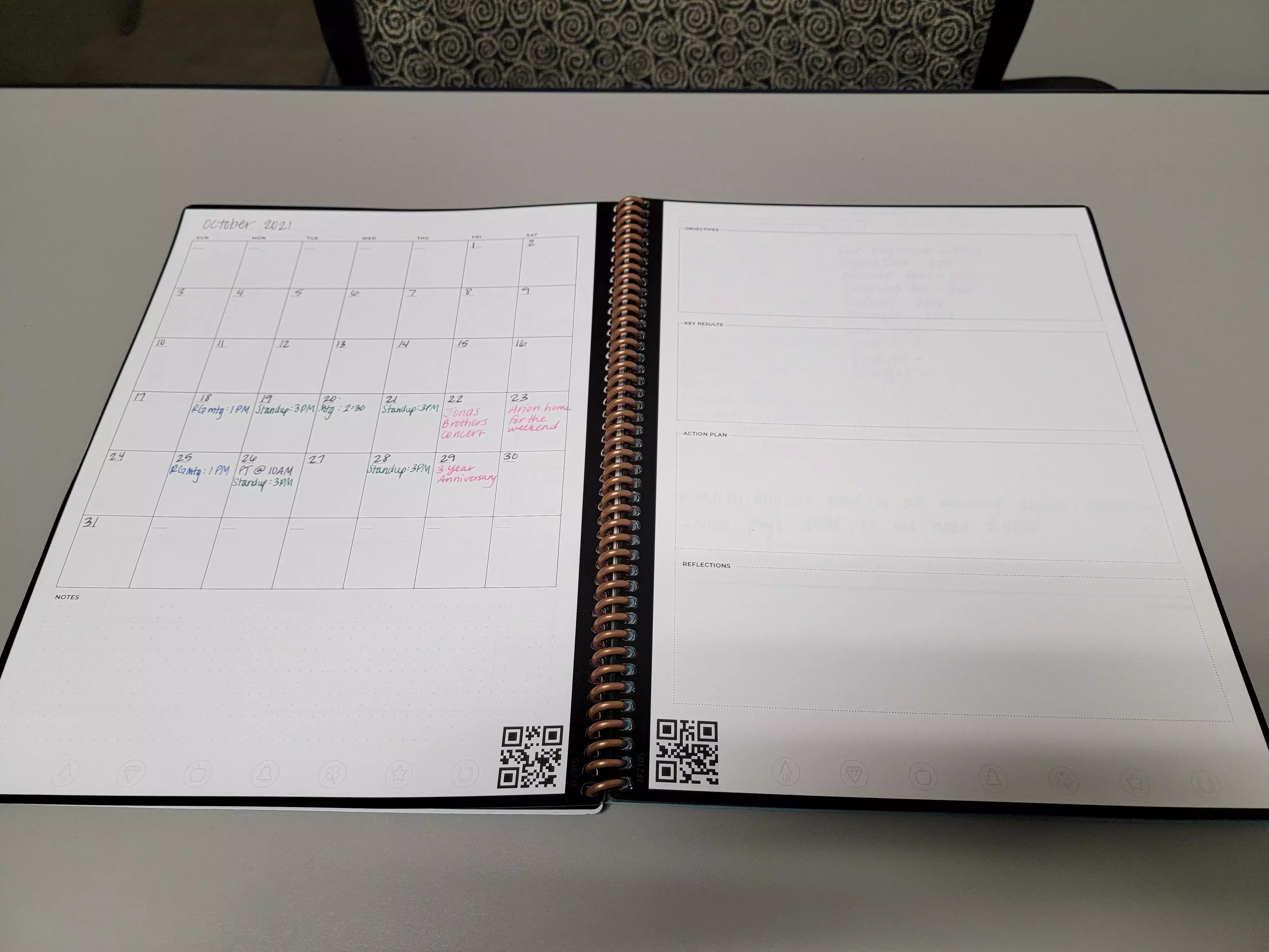 Бул Rocketbook Fusionдеги толук календарлык беттин көрүнүшү, ошондой эле максаттар, негизги жыйынтыктар, иш-аракеттер планы жана ой жүгүртүүлөр үчүн бөлүмдөрү бар барак.