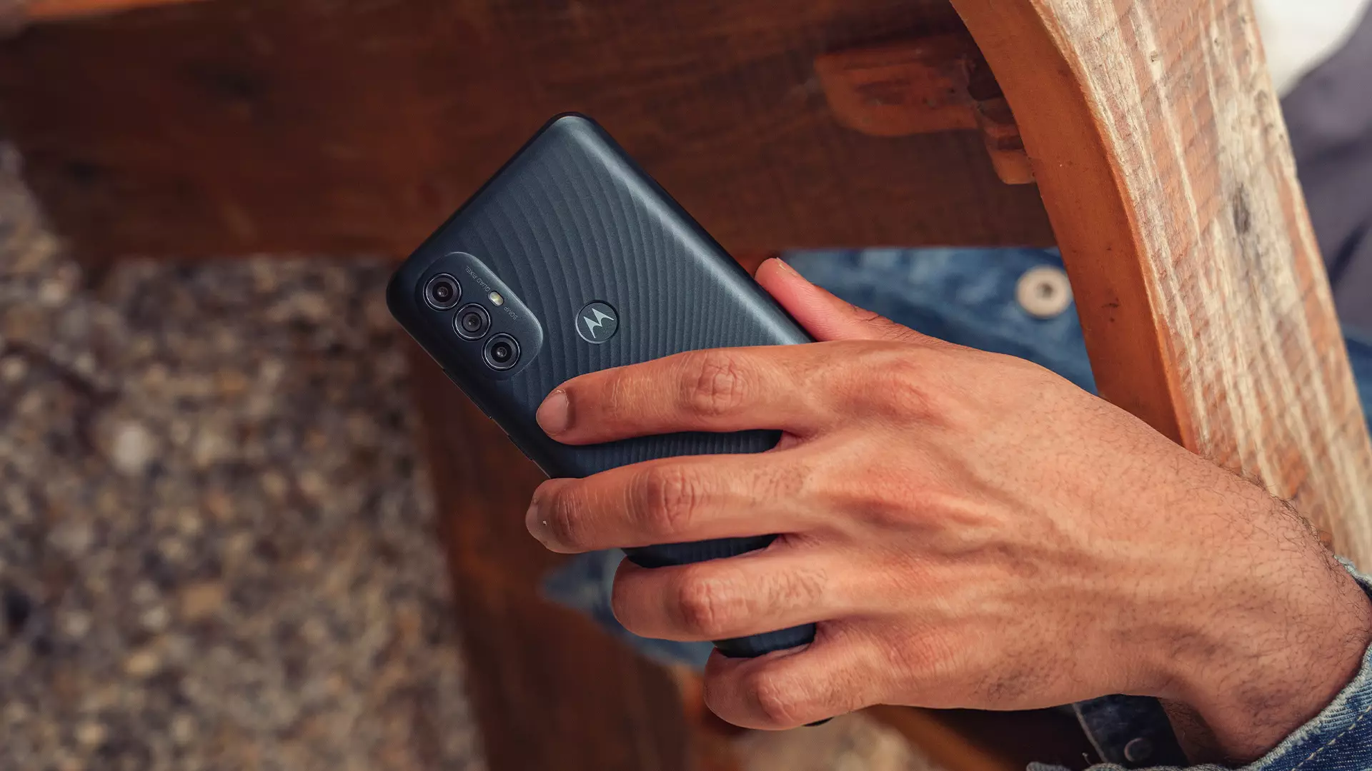 Новий бюджетний смартфон Motorola має 3 дні роботи від батареї
