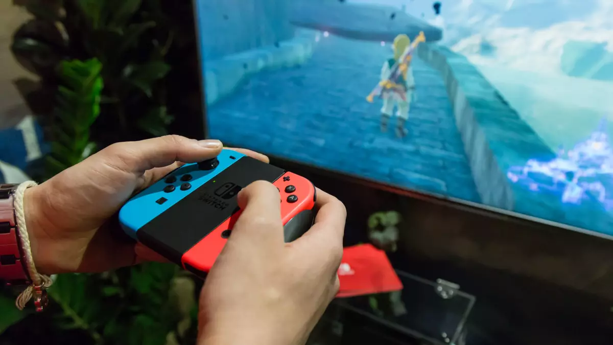 Ang bagong Nintendo Switch na ipinapakita sa Fuorisalone, set ng mga kaganapan na ipinamahagi sa iba't ibang lugar ng bayan sa Milan Design Week