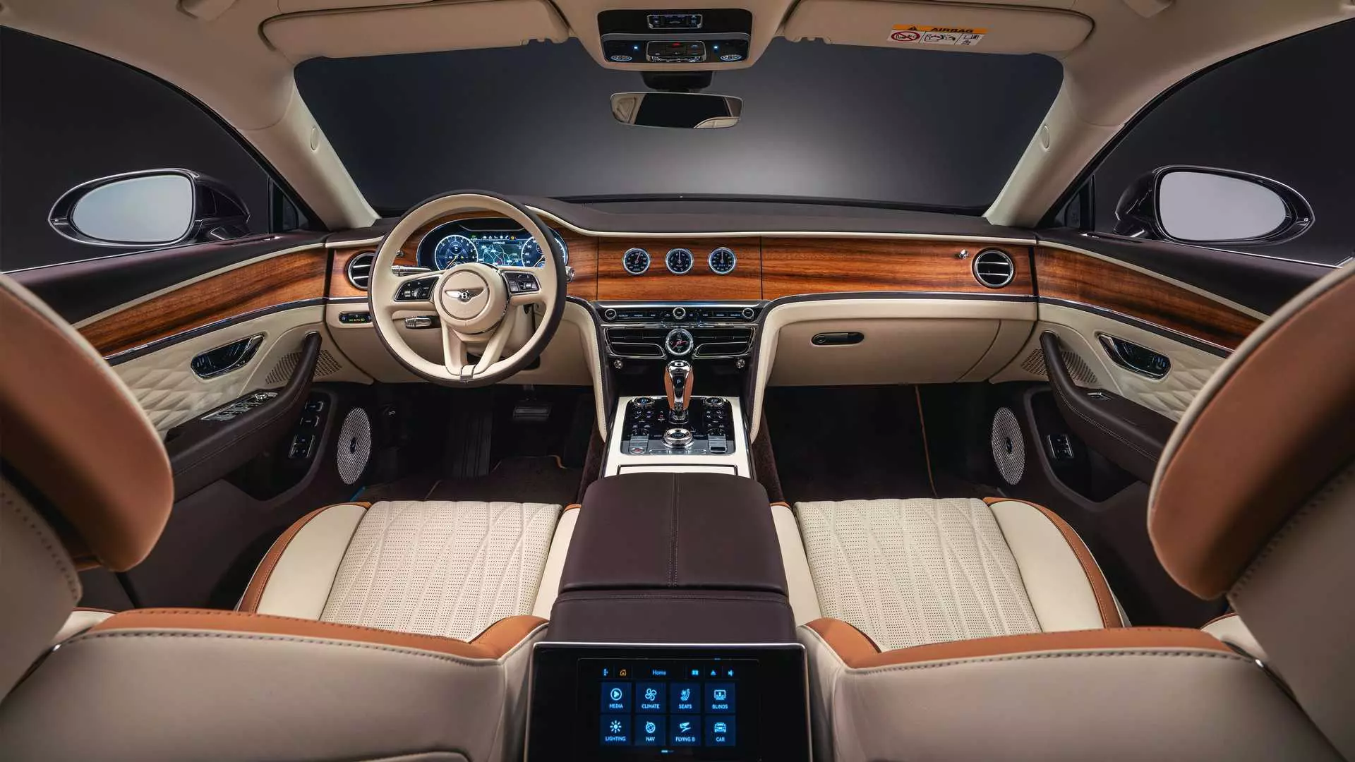 Gli interni della Bentley Flying Spur PHEV Odyssean Edition.