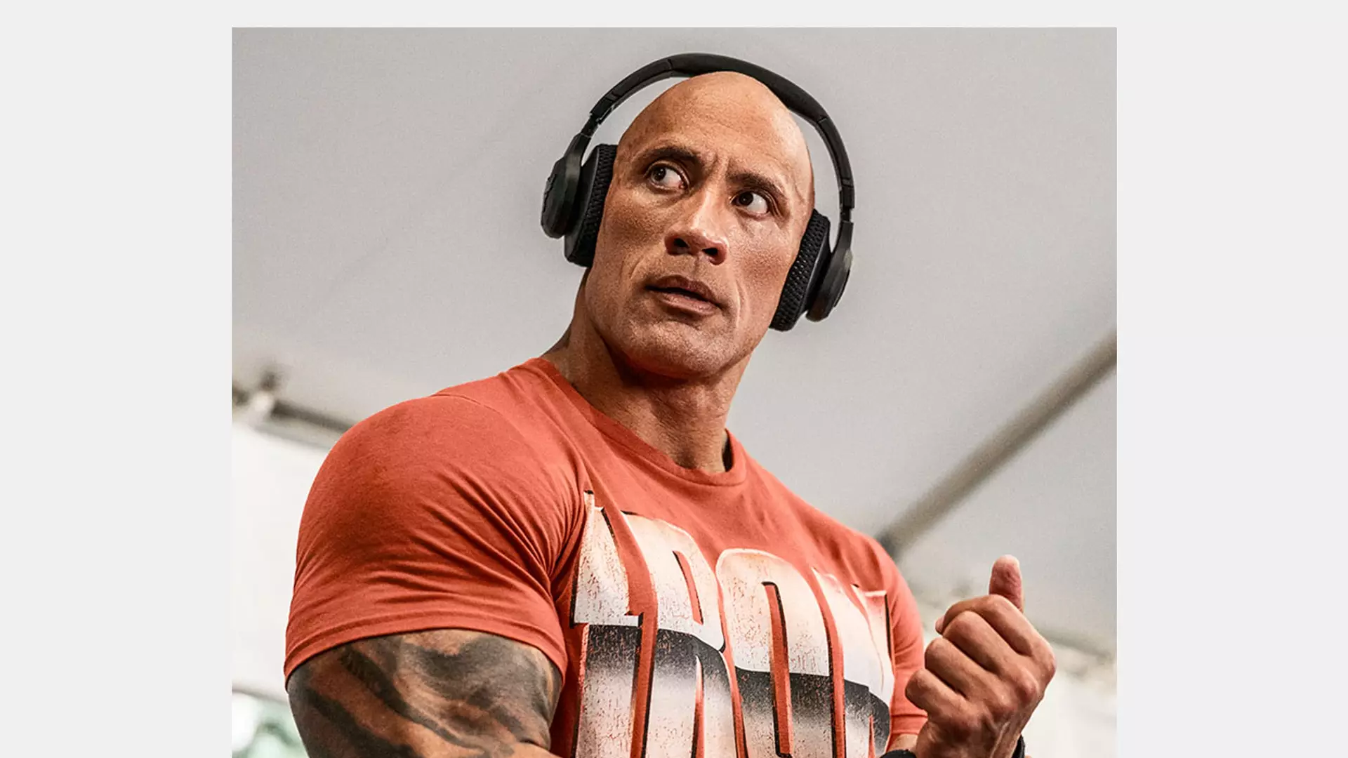 The Rock and Under Armour Cotek Gym-Worthy ANC Headphones dest pê dikin