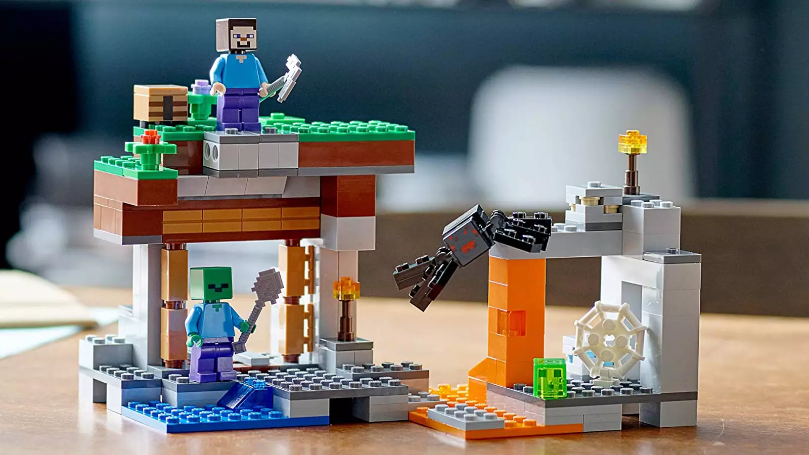 Set Minecraft hwyliog ar thema LEGO