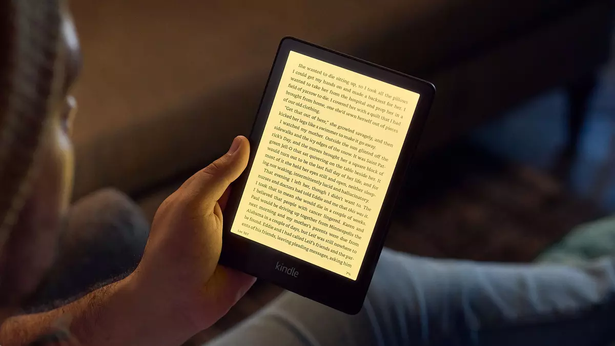 O novo Kindle Paperwhite funcionando no modo de redução do cansaço visual.