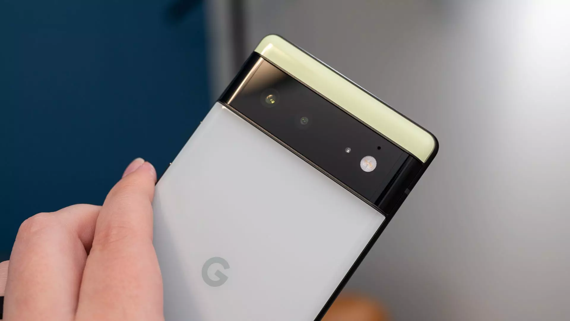 Google-k lehen tolesgarria saldu dezake kamera on batekin